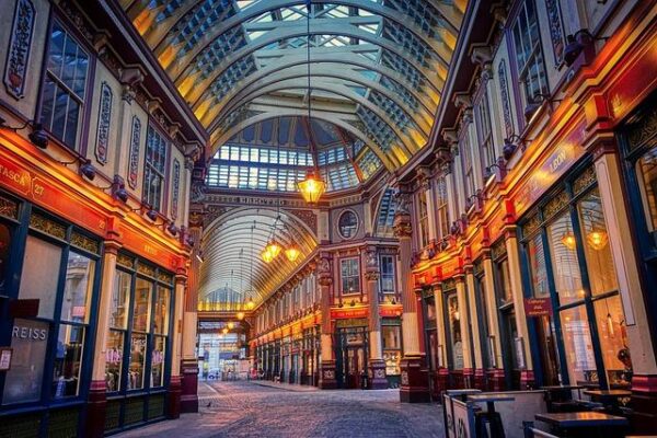 London's Ultimate Late-Night Bar: Live Sports, Horror Movies, Karaoke ...